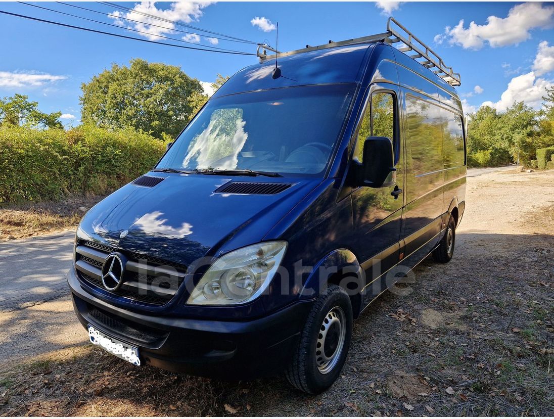 Annonce Mercedes sprinter fourgon 211 cdi 32n/a1 7.5 3000kg 2009 DIESEL ...