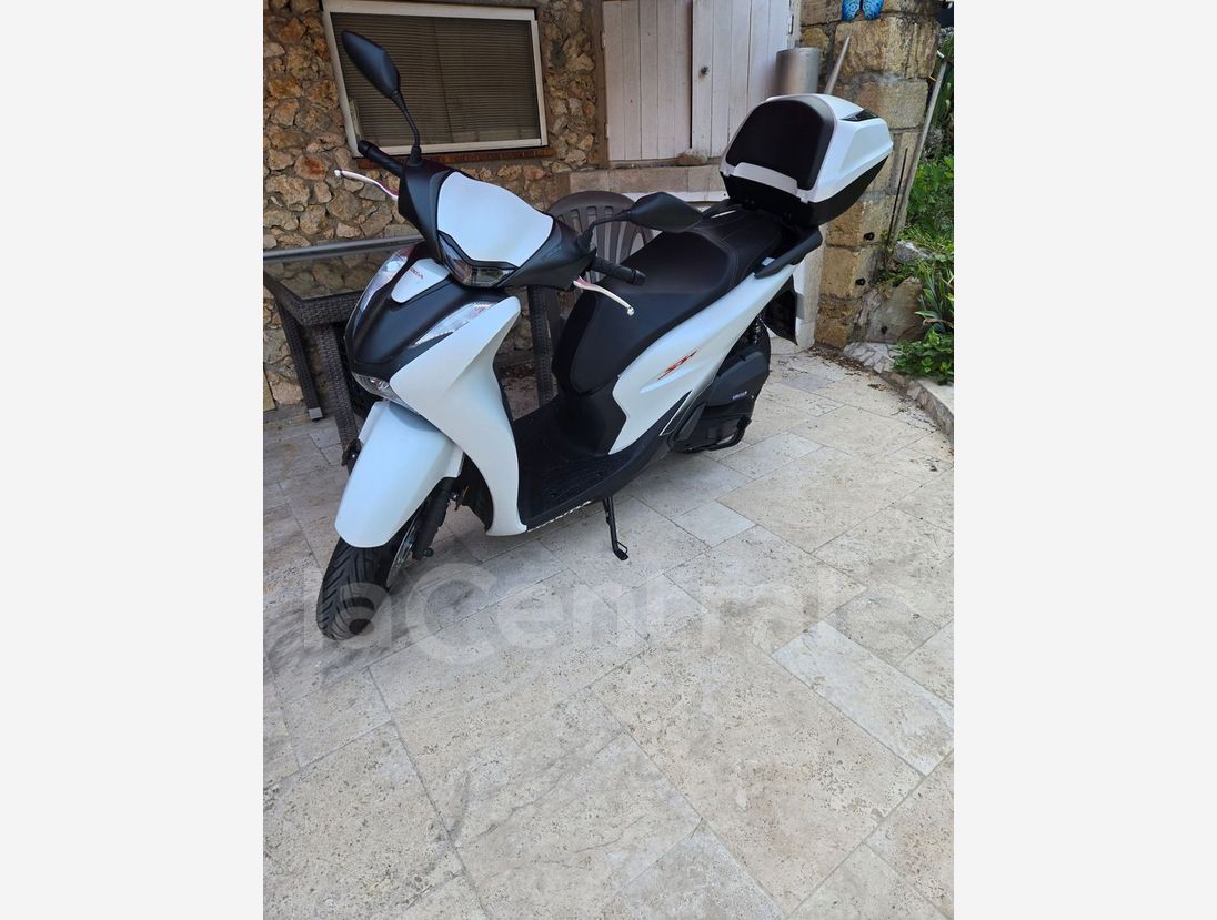 Annonce Honda fes s-wing 125 abs top box 2025 occasion - Var 83