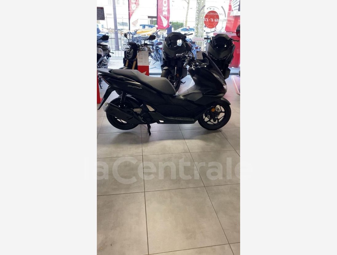 Annonce Honda fes s-wing 125 abs 2024 occasion - Yvelines 78