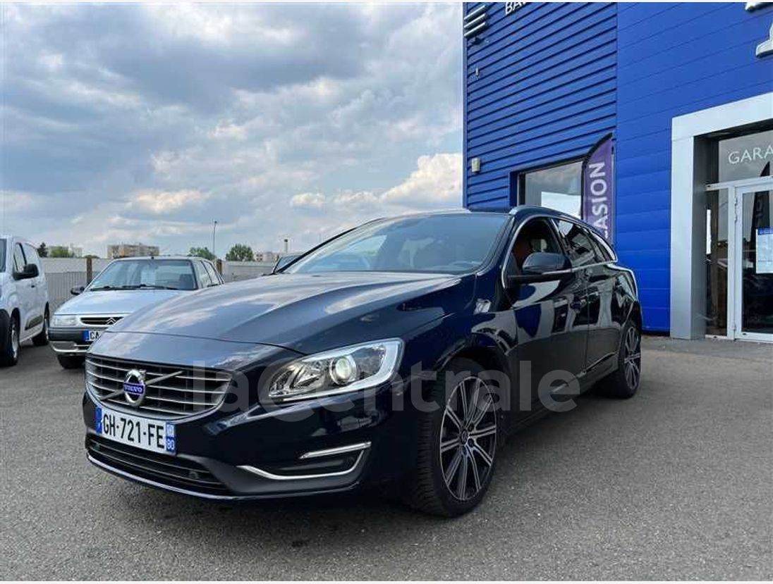 Annonce Volvo v60 (2) t6 306 awd summum geartronic 8 2016 ESSENCE ...