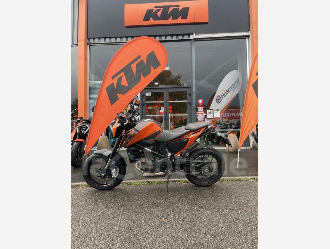 Annonce Ktm duke 690 abs 2017 ESSENCE occasion - Loire-Atlantique 44