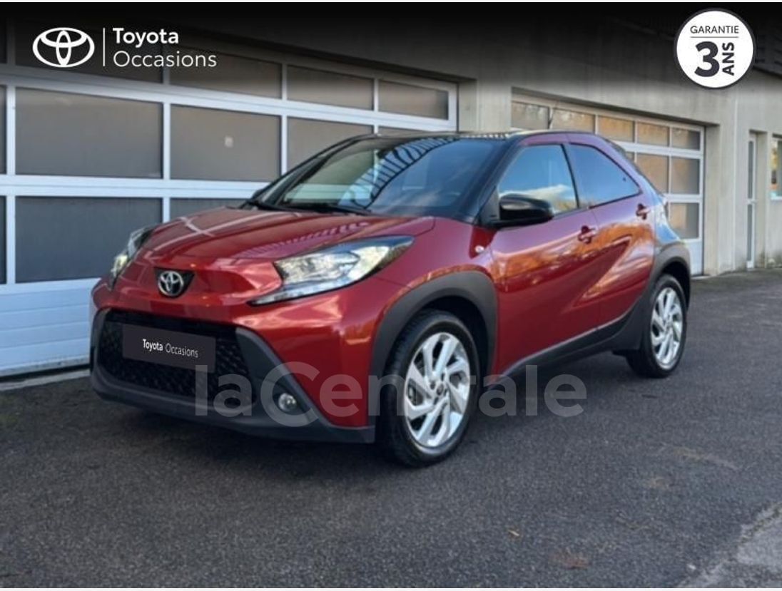 Annonce Toyota aygo x 1.0 vvt-i 72 design 2022 ESSENCE occasion - Vienne 86