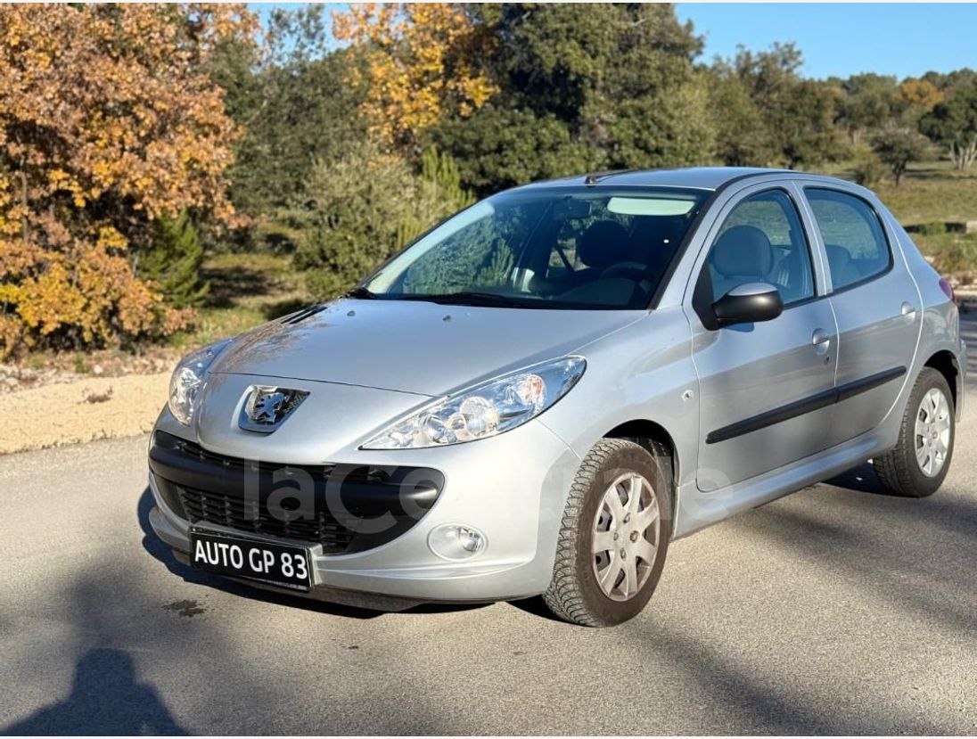 Annonce Peugeot 206+ 1.1 60 trendy 5p 2011 ESSENCE occasion - Var 83